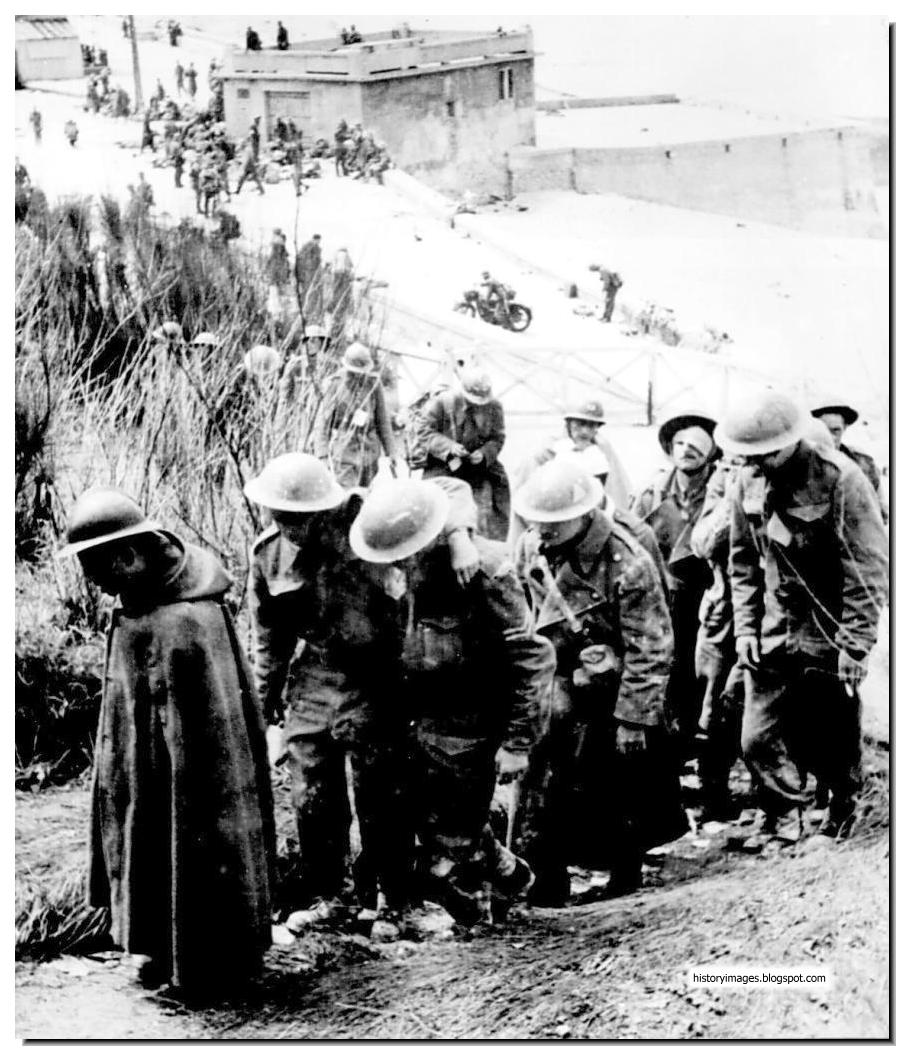 HISTORY IN IMAGES: Pictures Of War, History , WW2: The British Retreat ...