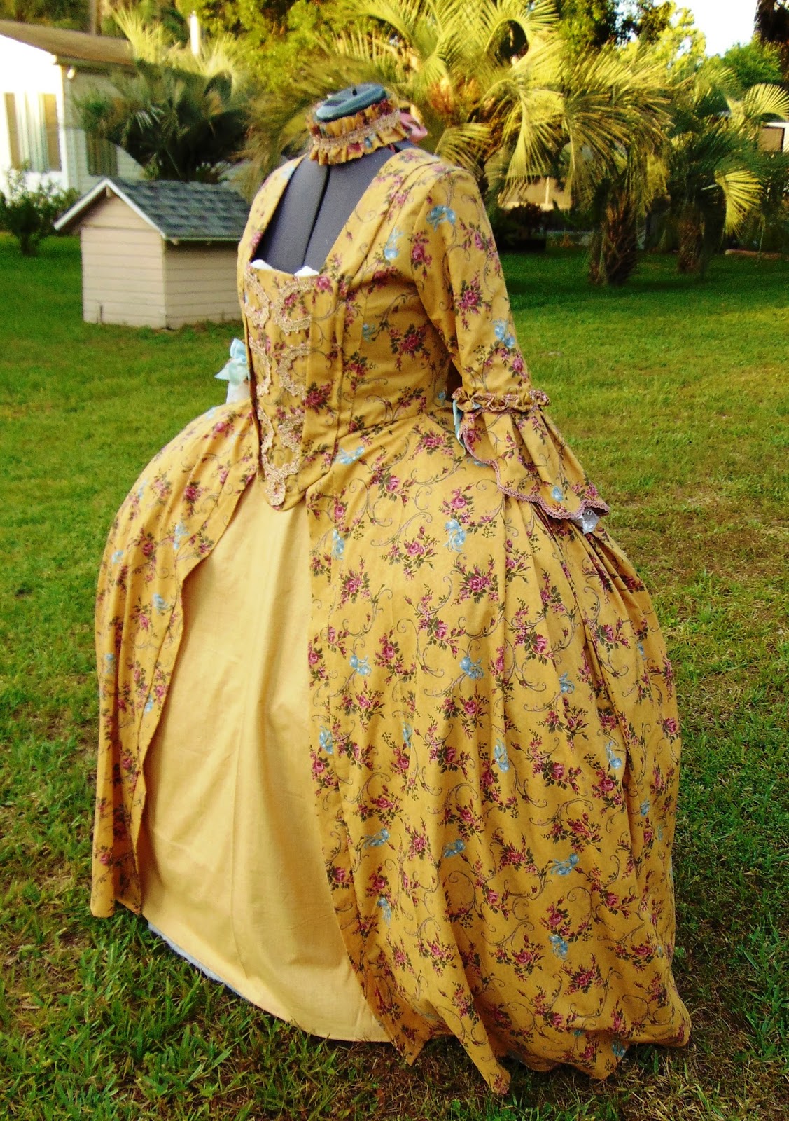 The Antique Sewist: June 2015