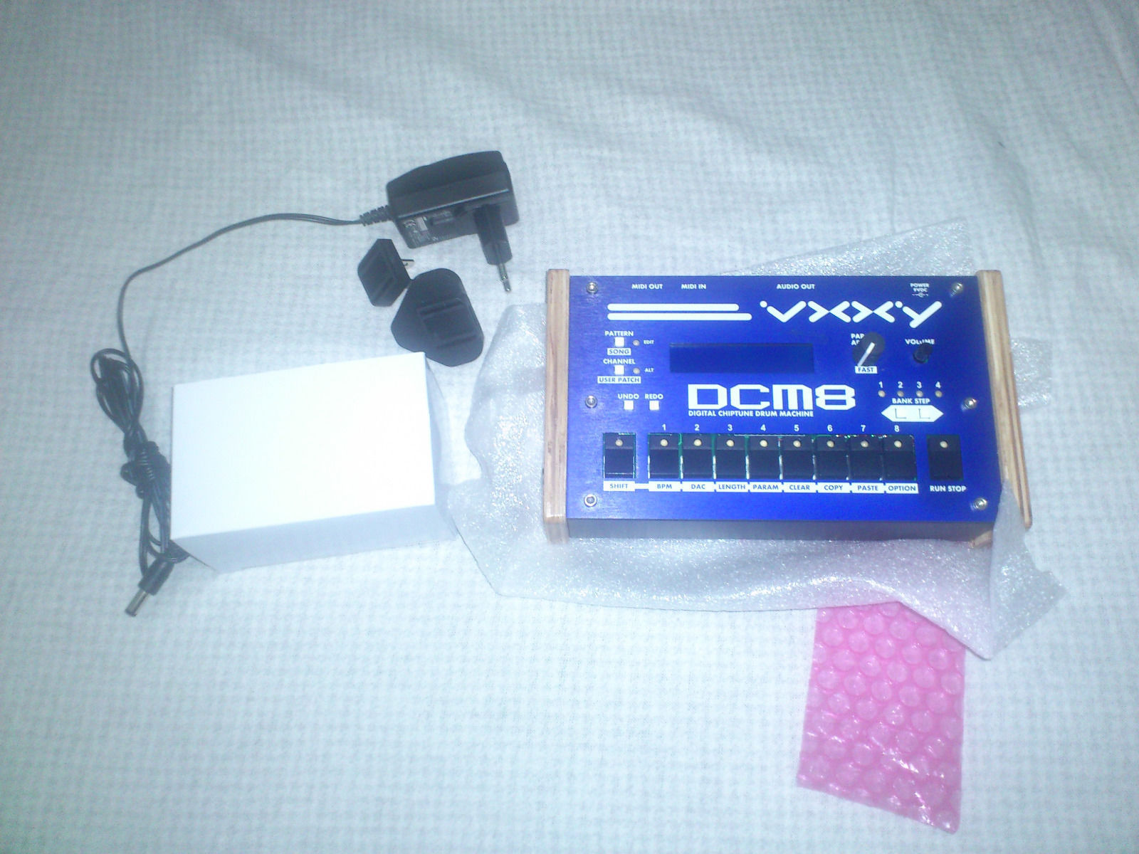MATRIXSYNTH: VXXY DCM8 DIGITAL CHIPTUNE DRUM MACHINE SYNTH