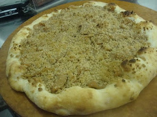 Learning Knowledge to Make Pizza: "Dutch Apple Pie Pizza" made with ...