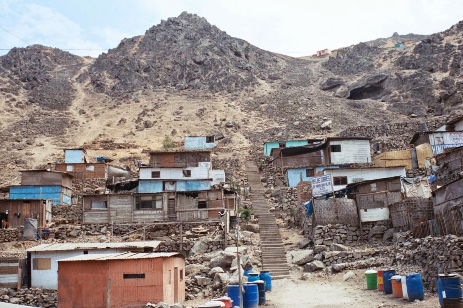 PELIGROS GEOLÓGICOS EN EL PERÚ: CAÍDA DE ROCAS