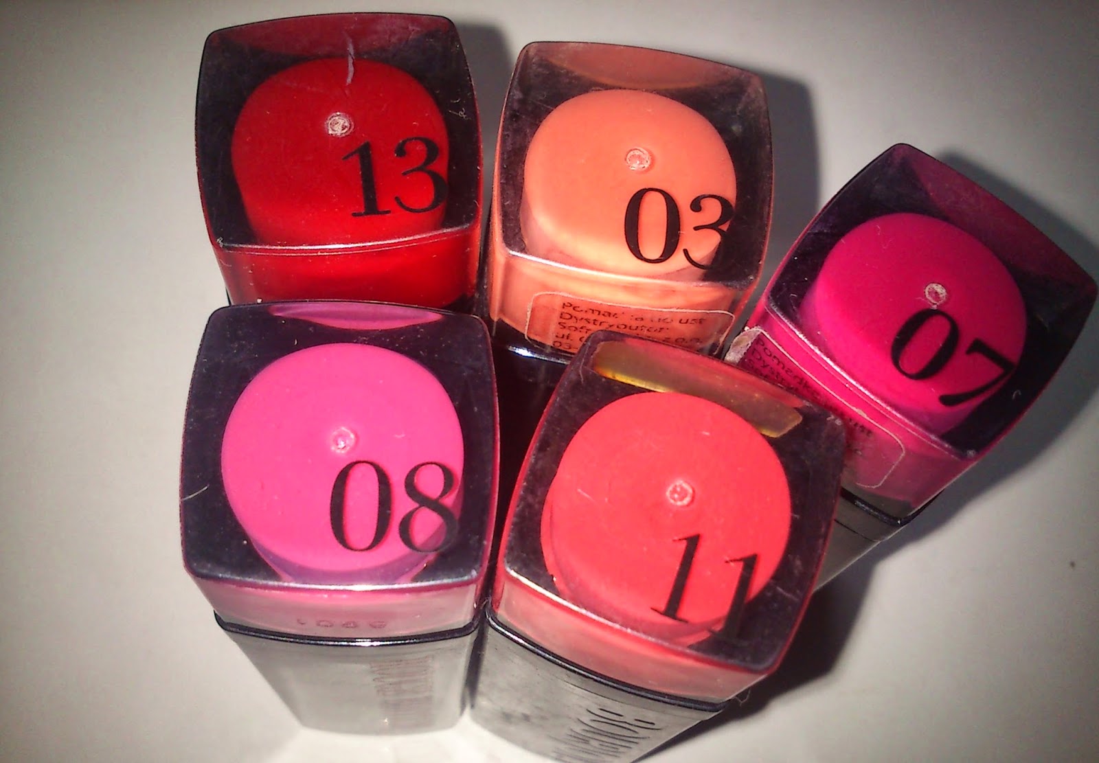 Full-color sky: Bourjois Rouge Edition - szminki w intensywnych kolorach