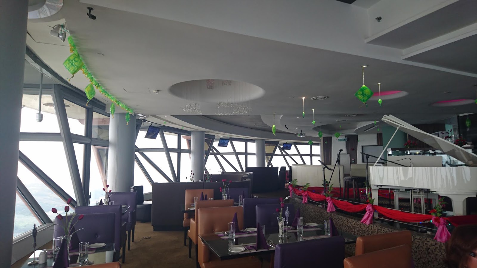 Hari Ng Larga: Atmosphere 360 Revolving Restaurant - Kuala Lumpur Malaysia