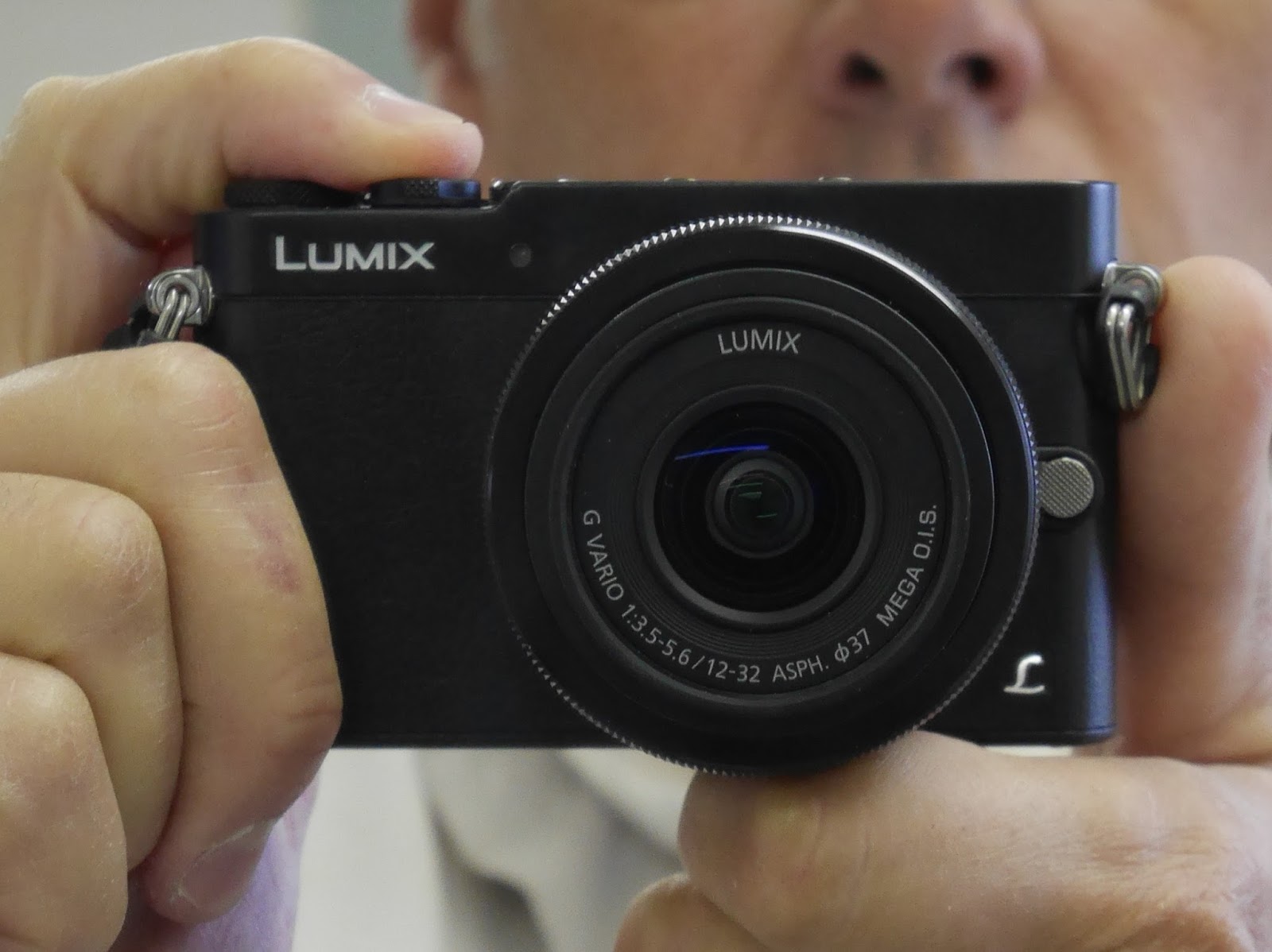 BACK & FRONT THE (COMPACT) CAMERA WITH DANIEL M : Panasonic Lumix GM5 ...