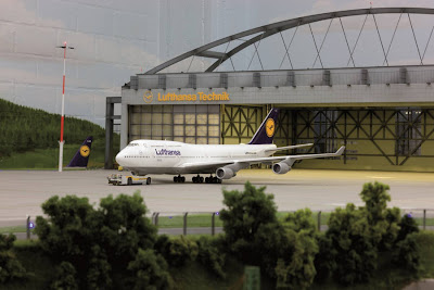 Arvind's: World Largest Miniature Airport - Miniatur Wunderland