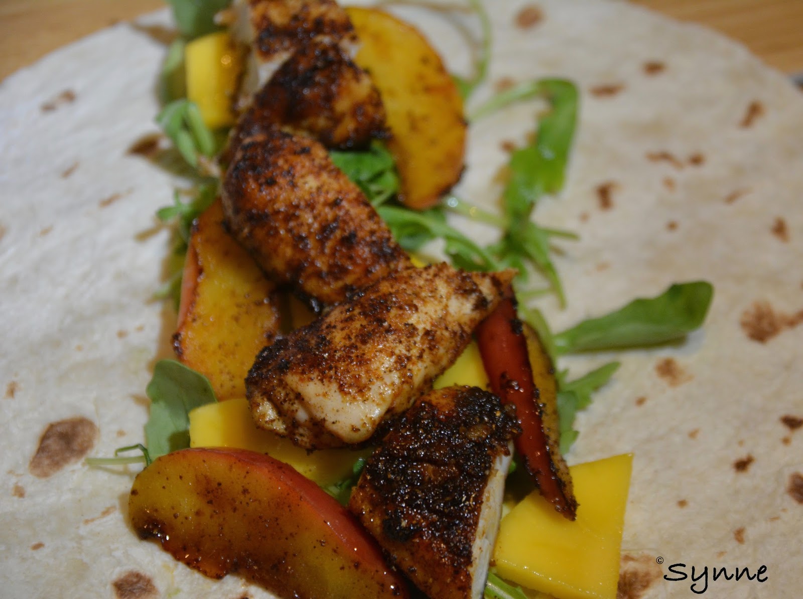 ganske enkelt: Wraps med marinert kylling og stekte eplebåter