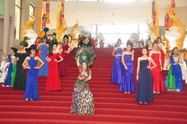 MERAK GERGASI UNTUK SAMBUTAN DEEPAVALI DI PAVILION KL