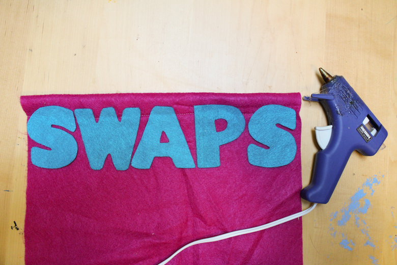 Craft Knife: How to Make a Girl Scout SWAPS Banner