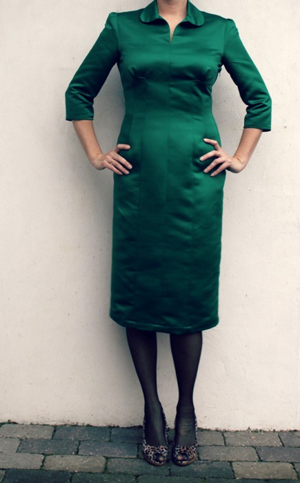 Groovybaby....and mama: Butterick 5813 - The Bond Babe Dress