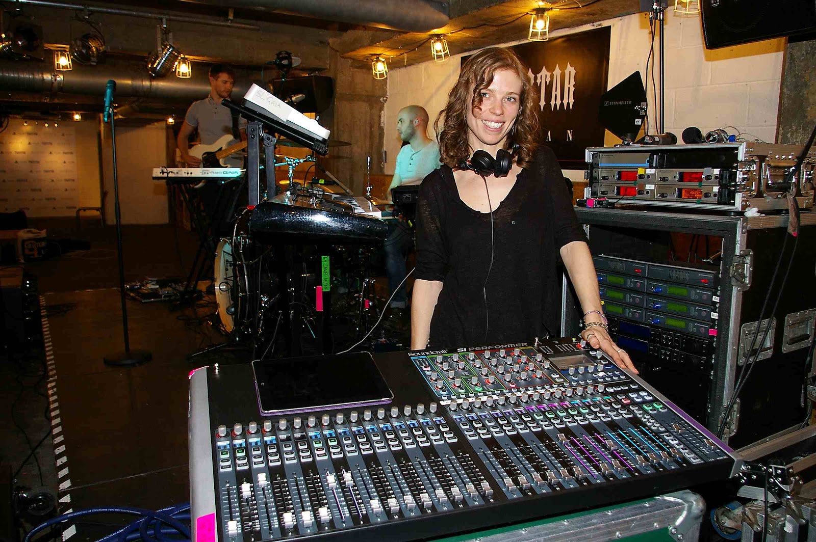 Bryony October’s HARMAN Soundcraft® Si Performer Brings the Best out of ...