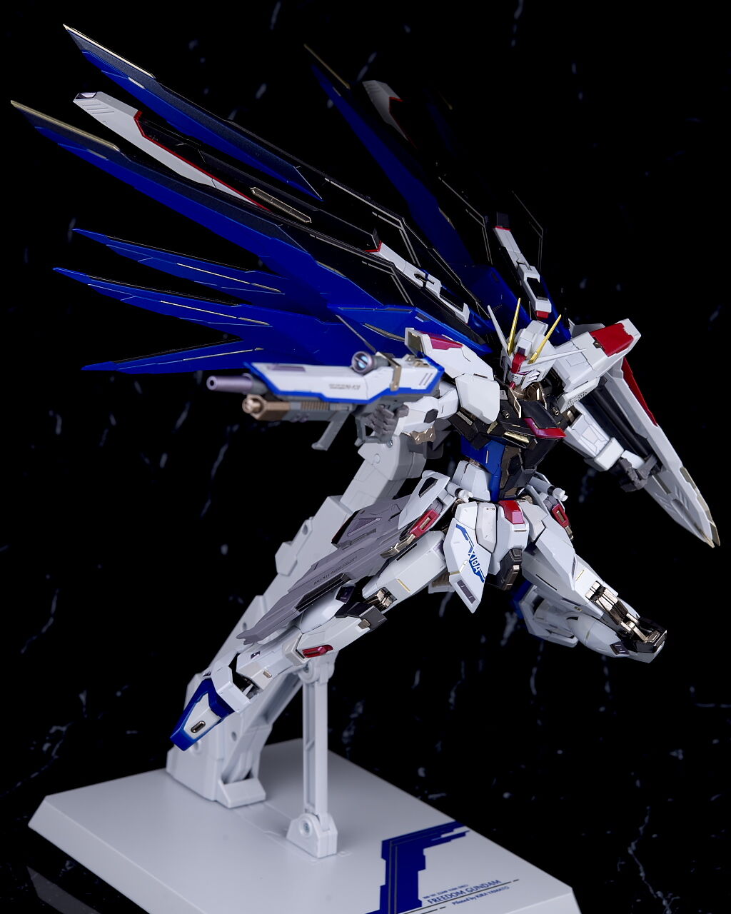 [ Review ] - Metal Build - Freedom Gundam Concept 2