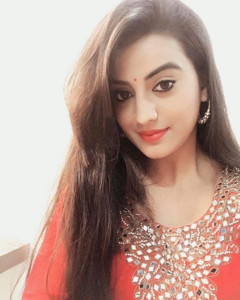 Akshara Singh Wiki, Bio, Age, Height, Weight, Boyfriend, Family, Photos ...