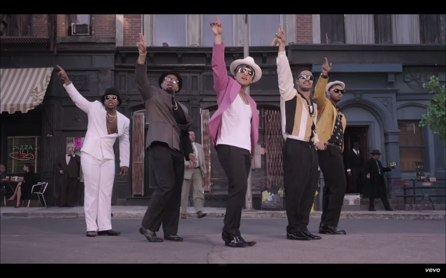 Uptown Funk + Estilo Bruno Mars - Fashion Fatale