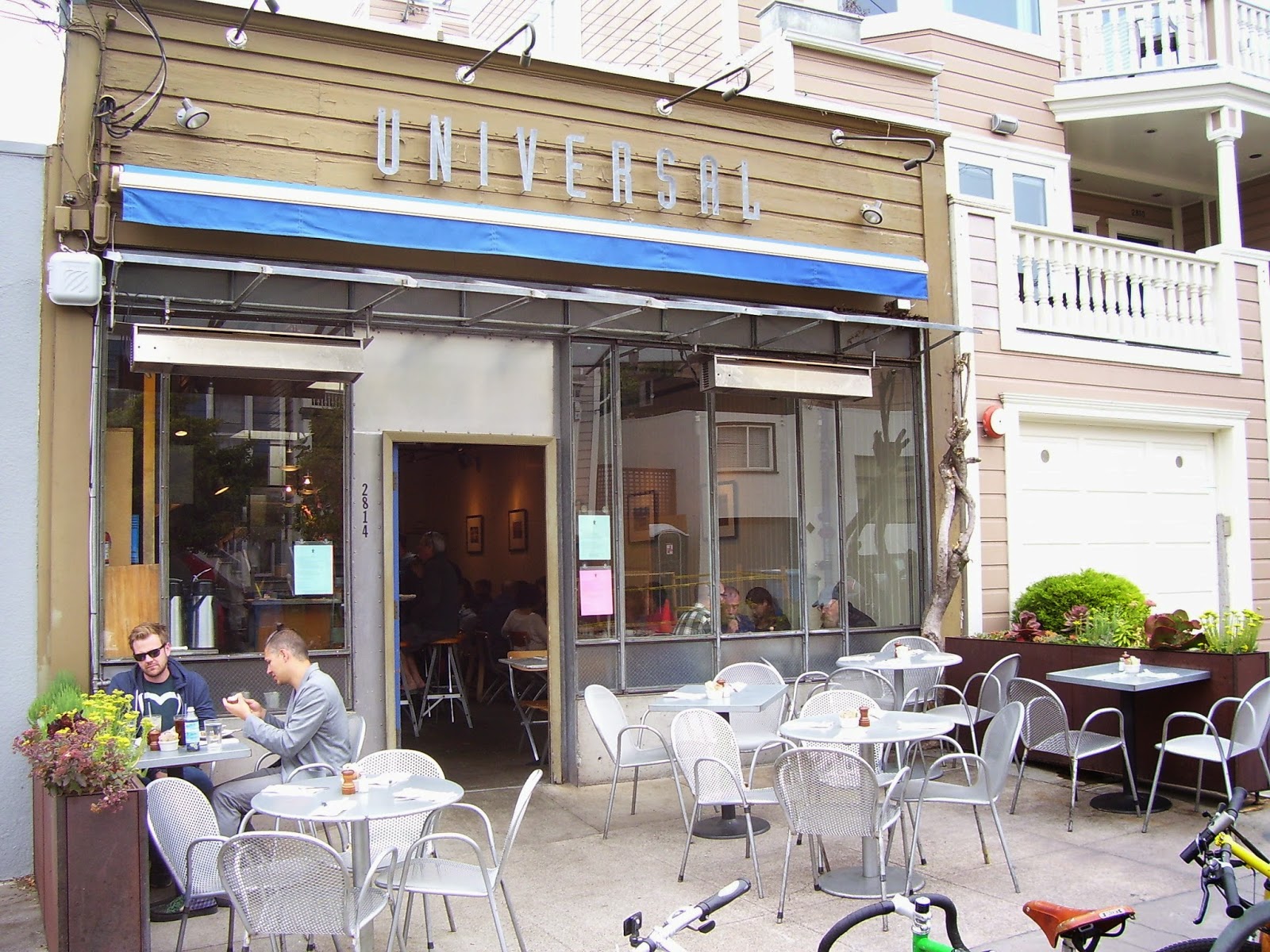 Breakfast at Epiphany's: UNIVERSAL cafe