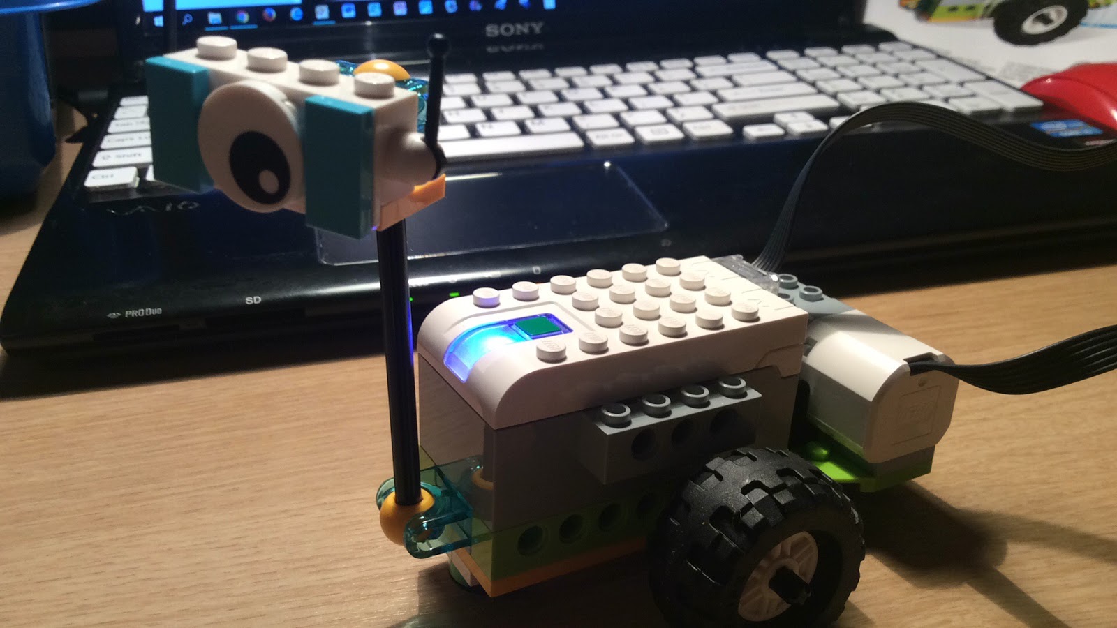 Lego WeDo 2.0: Milo robot ~ Ιστολόγιο Πληροφορικής