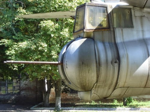 AIRPLANE SCALE MODELKIT: ILYUSHIN iL-28 Mascot