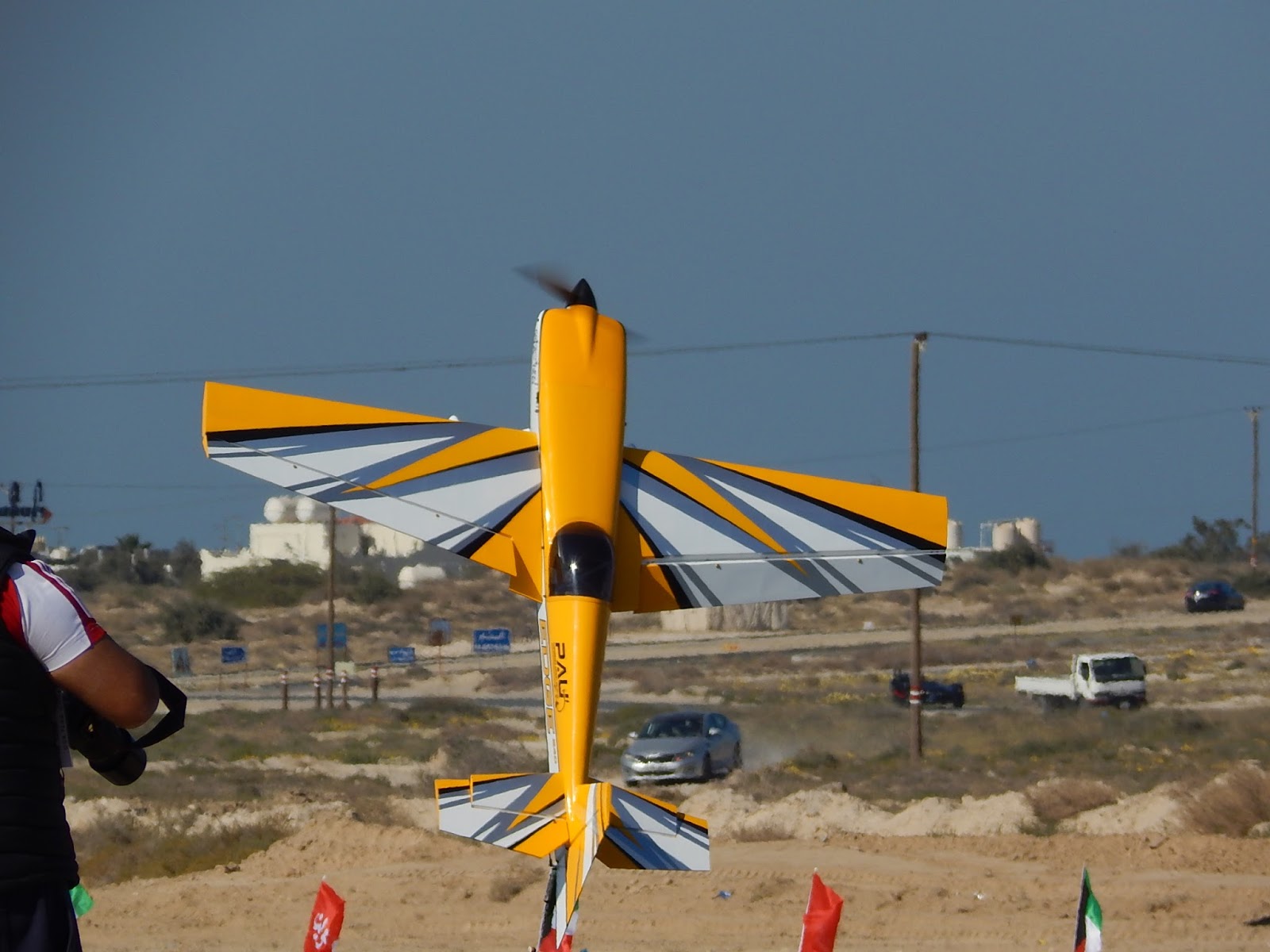 Kuweight 64: LONGEST FLAG IN THE WORLD - KUWAIT FLAG MAKES GUINNESS ...