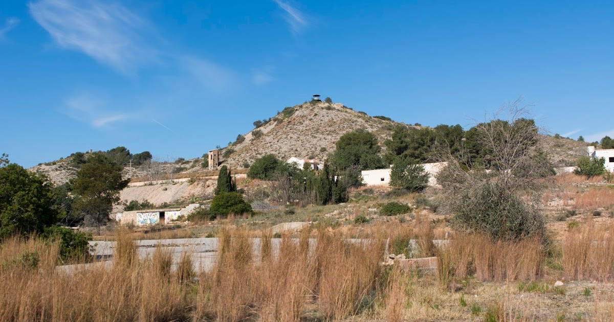 ViernesPhoto: El Polvorin - Cuartel Militar Abandonado En Ribarroja del ...