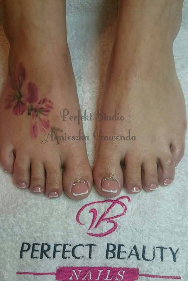 Profesjonalna stylizacja paznokci Ruda Śląska : Stopy french
