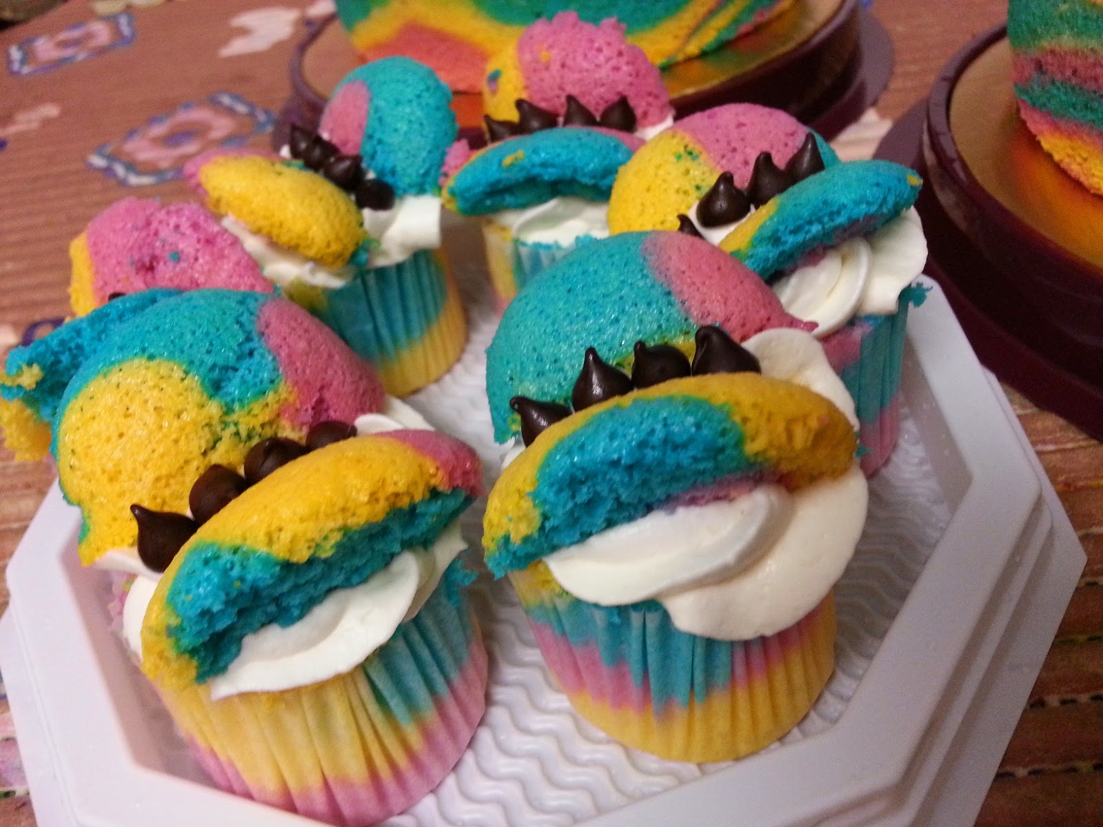 nyummcakes: kek karamel bulat & kek cawan rama-rama