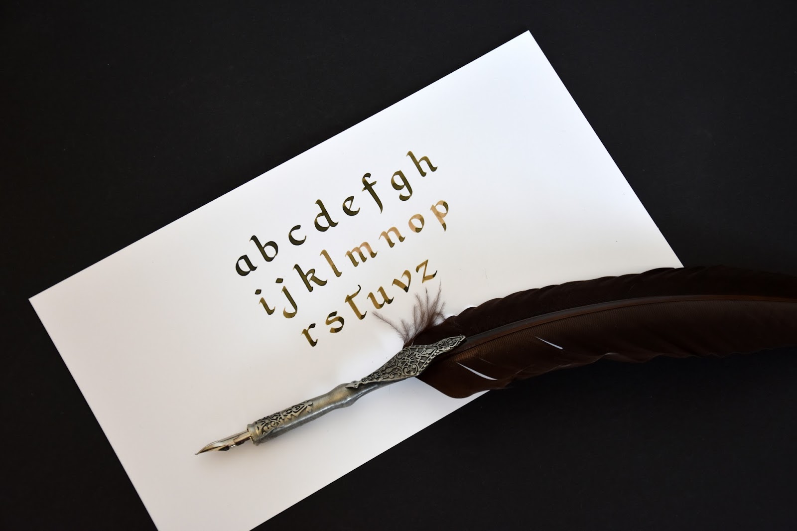 Pisave - abecede / Handwritings and Alphabets