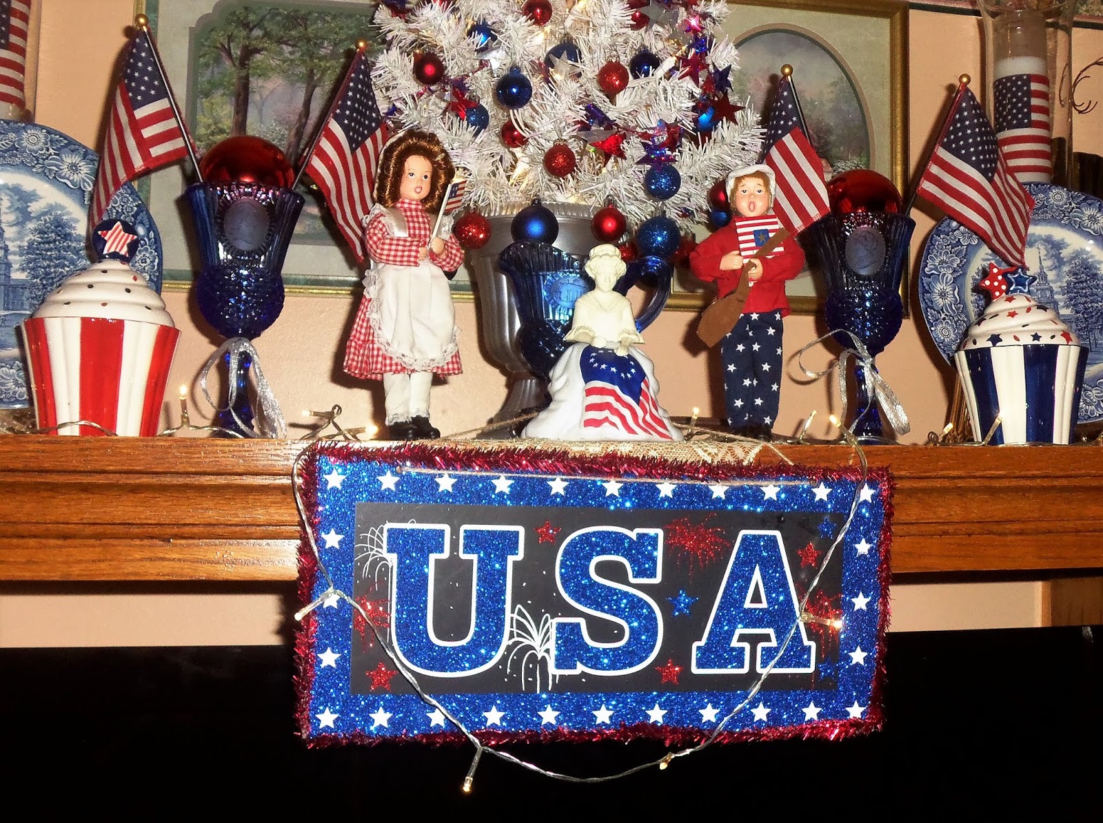 DEBBIE-DABBLE BLOG: Patriotic Tree #2 and and "Mantle", 2018