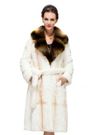 The most loved fur coats: Faux fur cuffs and collar are in manner