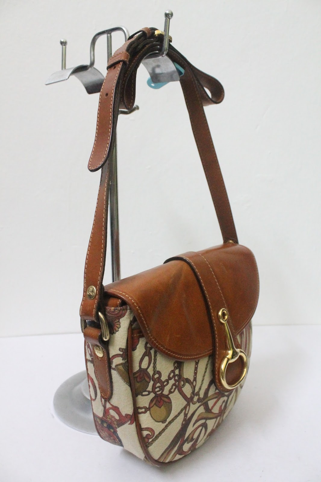 BUNDLEBARANGBAEK: Authentic BONIA Crossbody Bag.