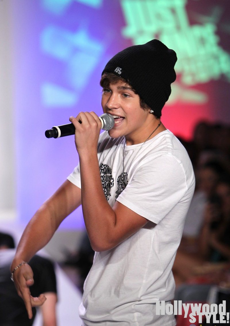 Austin Mahone canta sus éxitos en evento de moda 'Just Dance with Boy ...