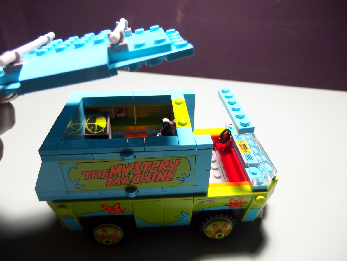 Lego Scooby-Doo The Mystery Machine 75902 - Build + Review | Brickin ...