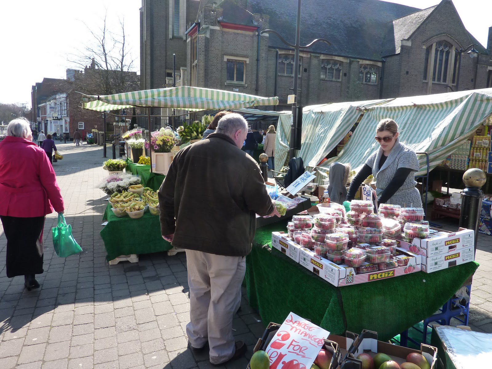 About Dunstable : Wenesday, Friday and Saturday is Market Day in Dunstable