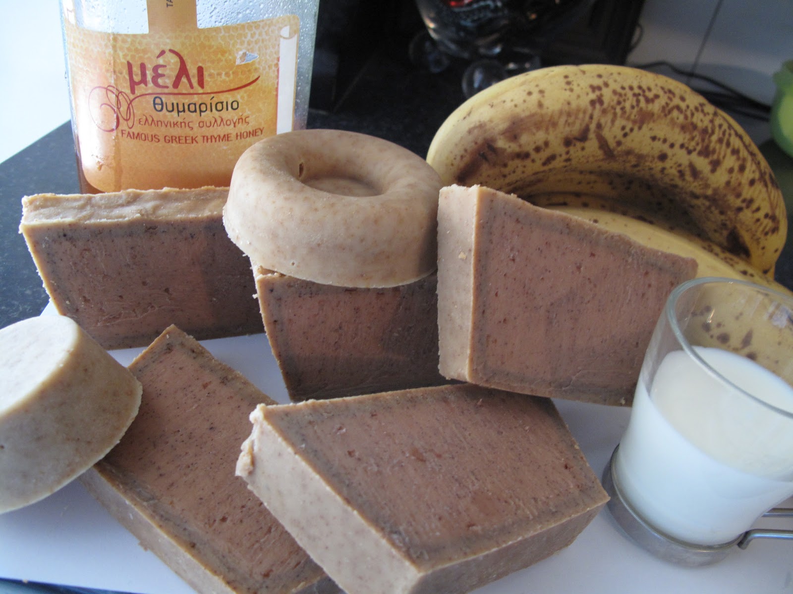 Iris Handmade Soaps: ΕΝΑ ΣΑΠΟΥΝΙ ΓΙΑ ΤΟ ΠΡΟΣΩΠΟ!