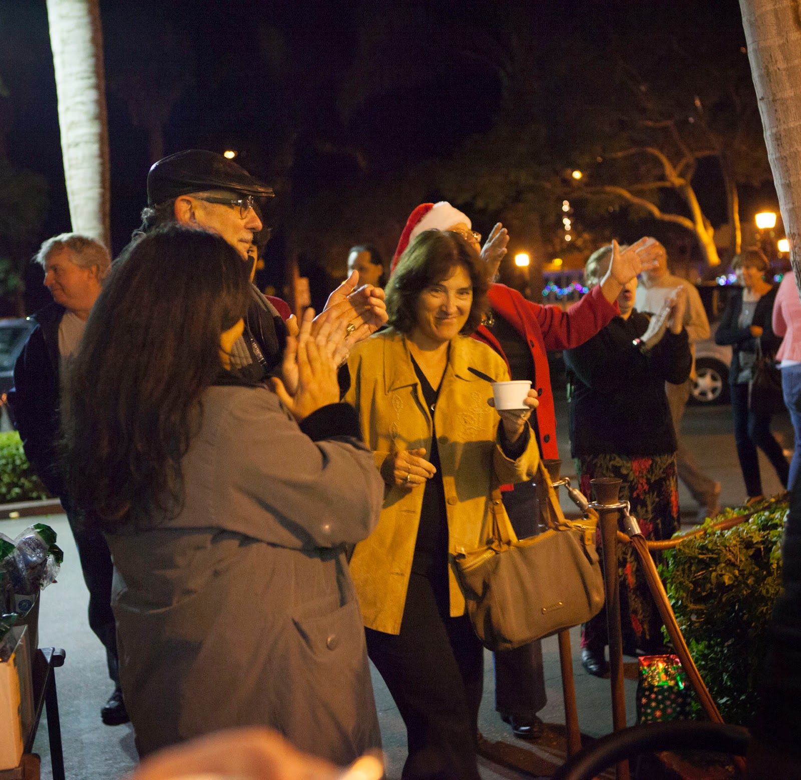 Milpas Christmas Tree Lighting - Santa Barbara, California: 4th Milpas ...