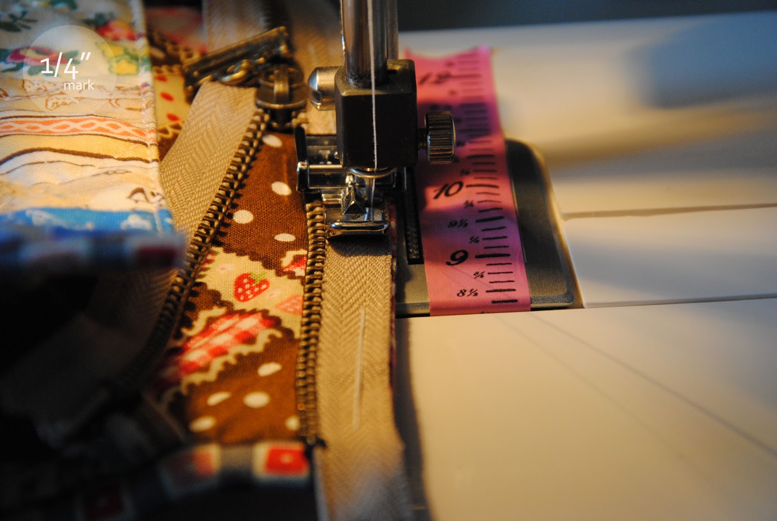 1/4" mark: Tutorial: the triangle pouch