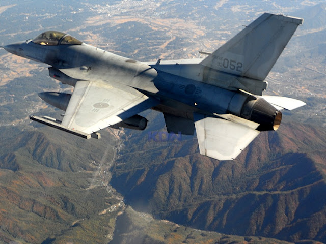 MILITARY: 대한민국 공군 전투기 (KF-16)