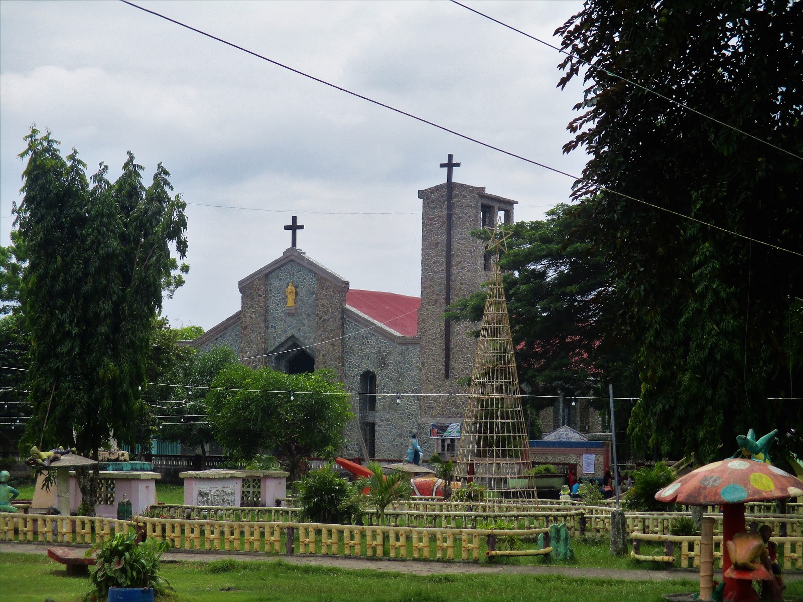 A FOREIGNERS BARANGAY (VILLAGE) LIFE STYLE DULAG LEYTE PHILIPPINES