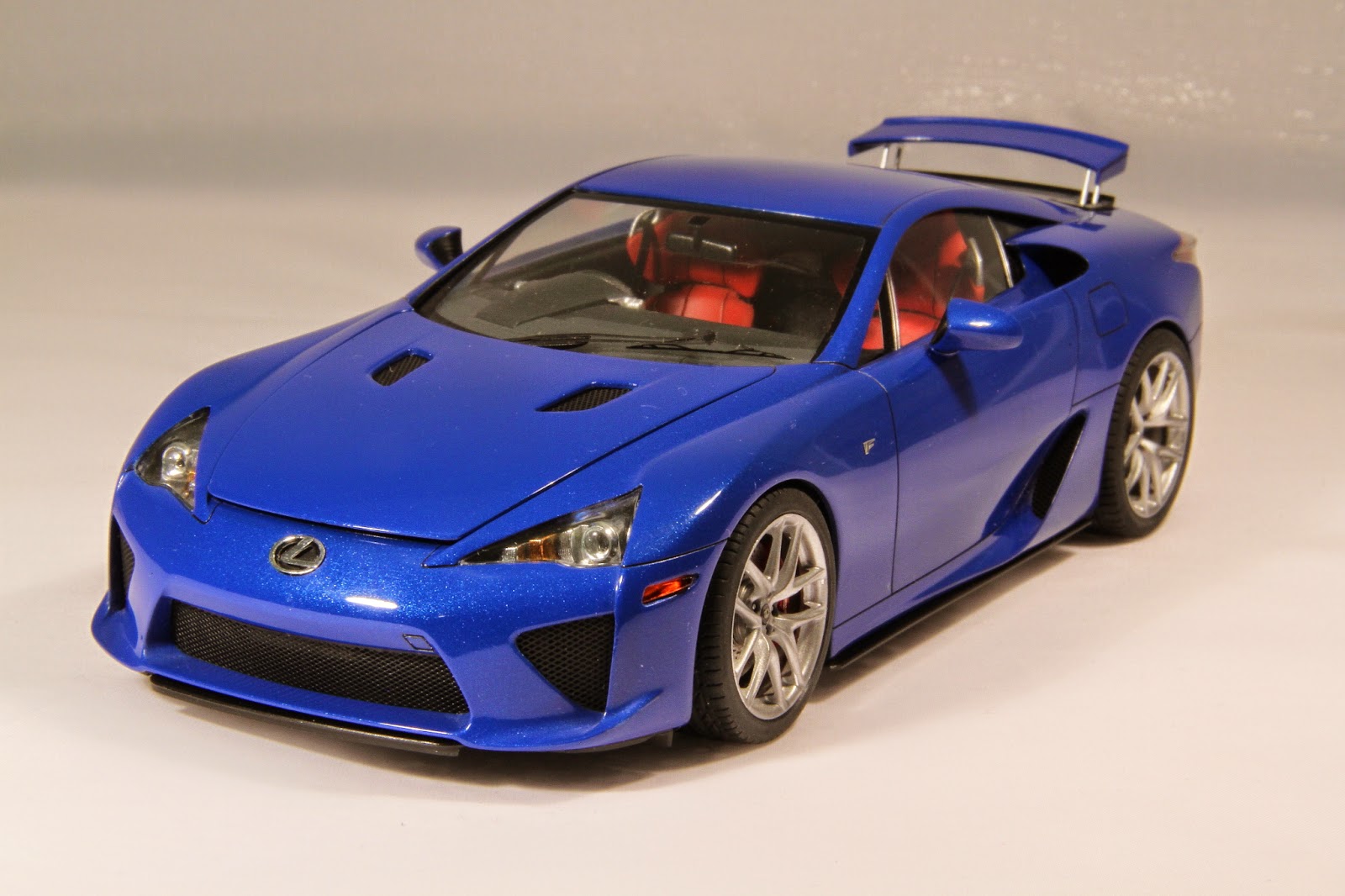 Life on Plastic: Lexus LFA - 1/24 Tamiya (Complete)