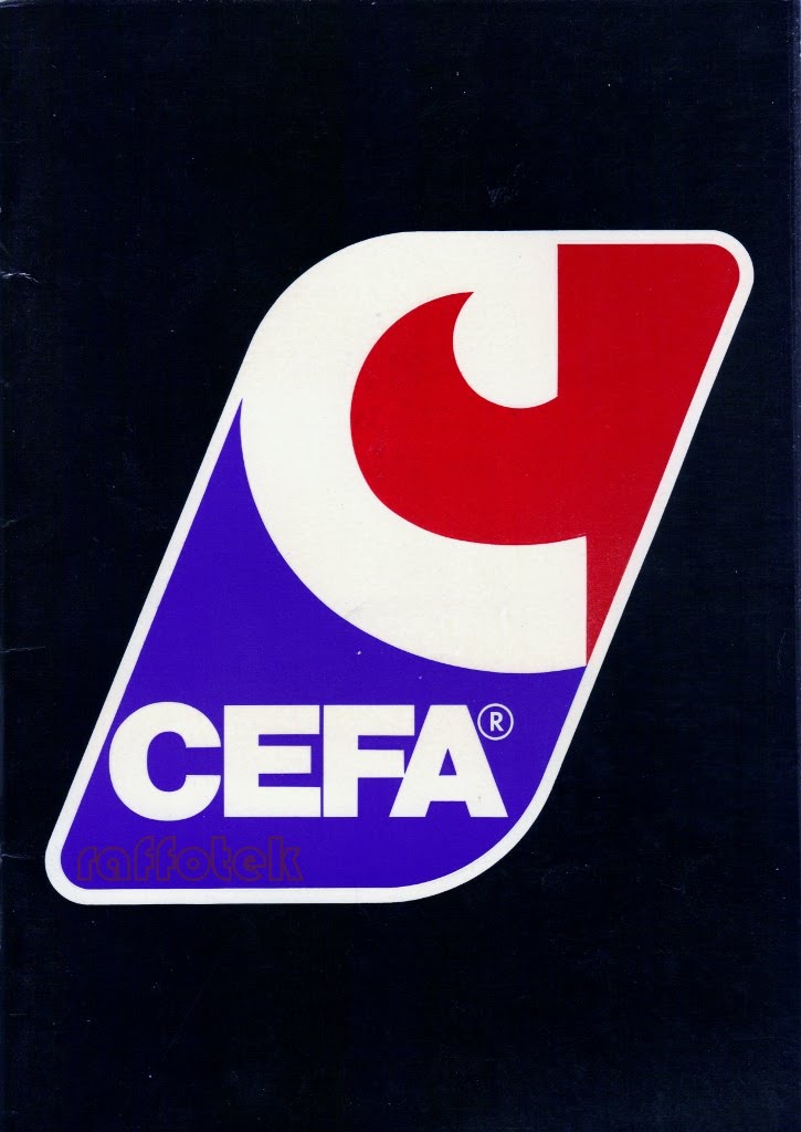 raffotek el famobil disperso... y su anárquica colección en vitrina ...