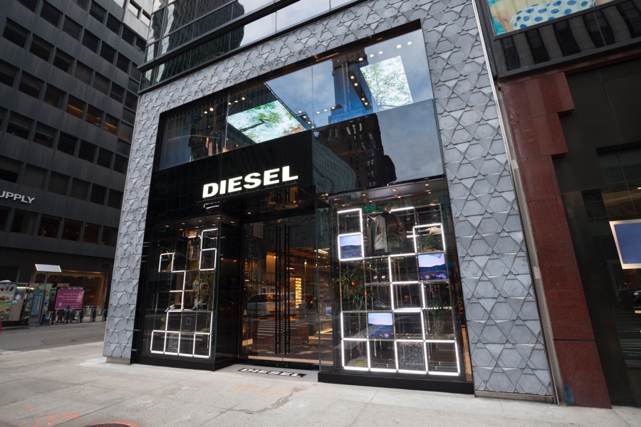 :: Alexandra Proaño 3D - Green Pear Diaries ::: Diesel inaugura una ...
