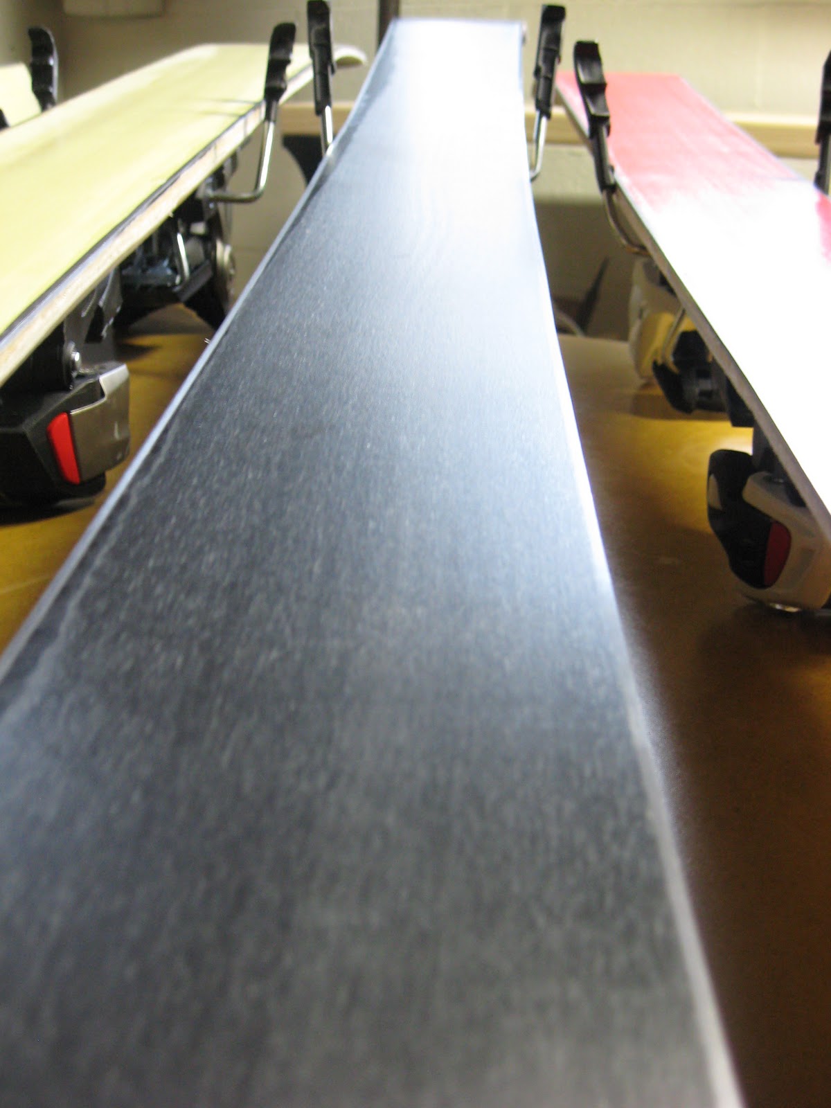HOLUTA Ski Design: Bindings, Grinding, Sharpening, and Wax