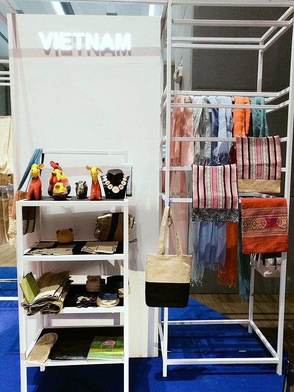 Oriental Textiles and Fashion Show at TELA ASEAN - For Urban Women ...