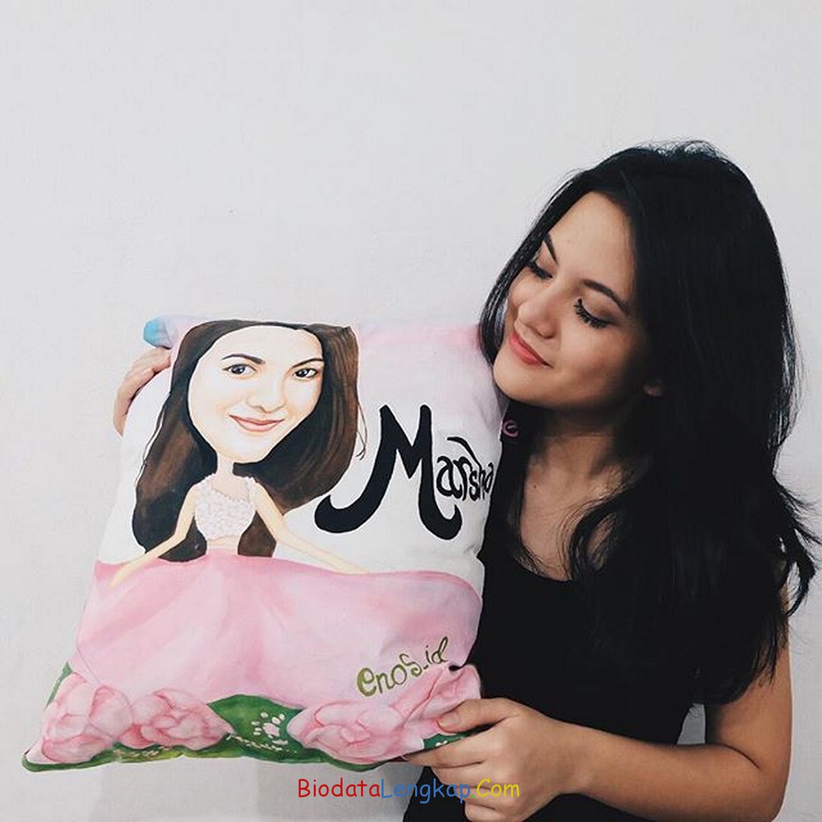 Foto Dan Biodata Lengkap Marsha Aruan