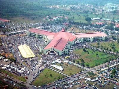 Loveall2012: WORLD ' S BIGGEST CHURCH BUILDING......... NIGERIA