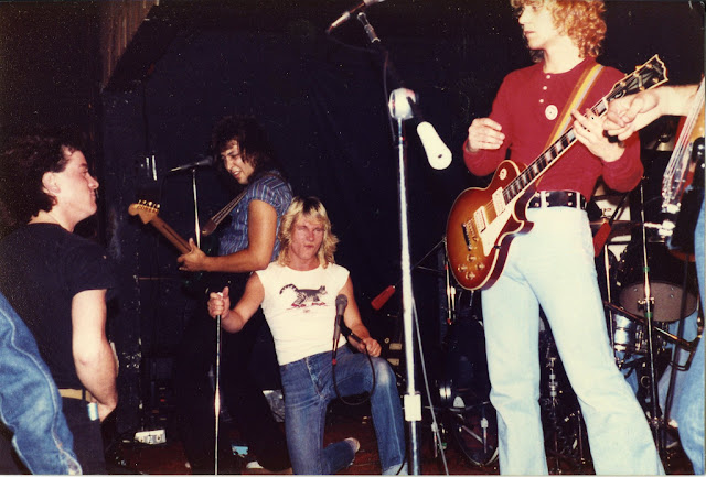 Interesting Pictures Show the Fashion of Rock Bands in the 1980s ...