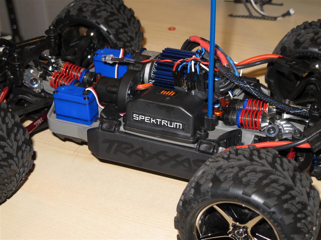 AE1S Science and Engineering Blog: Installing lights on Traxxas E-Revo VXL