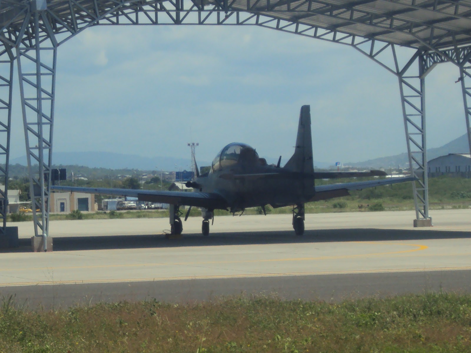 FAE-BASE DE MANTA Y EL MILITAR