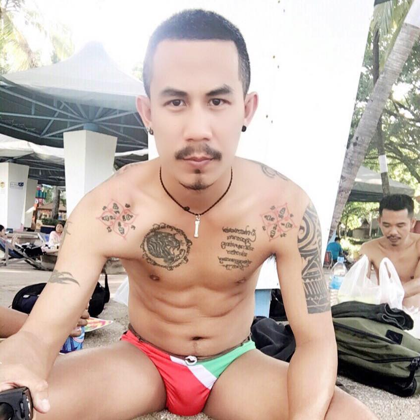 Yenomeg: เมษายน 2016