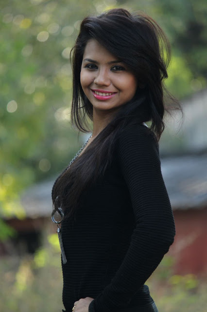 Azhagan Azhagi Tamil Movie Actresses Hot Stills - Tollywood Photo Spotlite