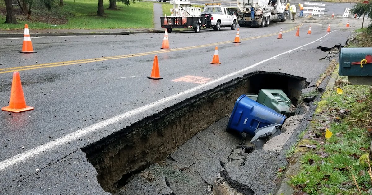 Shoreline Area News: Second sinkhole opens on NE 205th