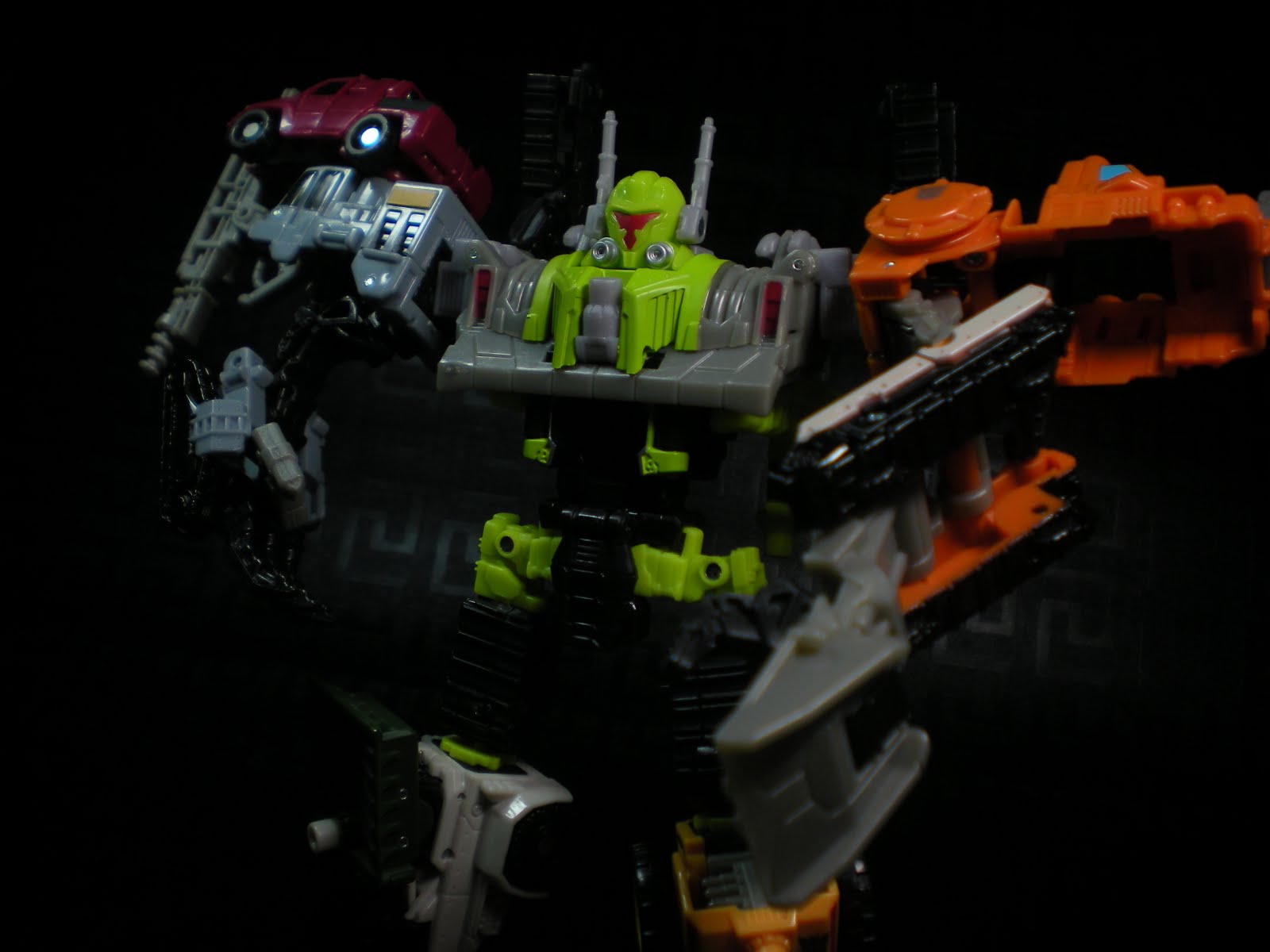Review: [Hasbro] Transformers Drivetrain | Night's Corner